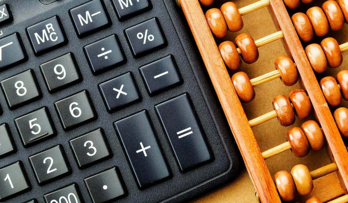 Who Invented The Abacus (When and Why?)